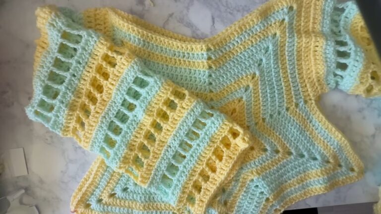 Crochet Star Sweater Pattern – Stylish and Easy to Make - Yarn Items
