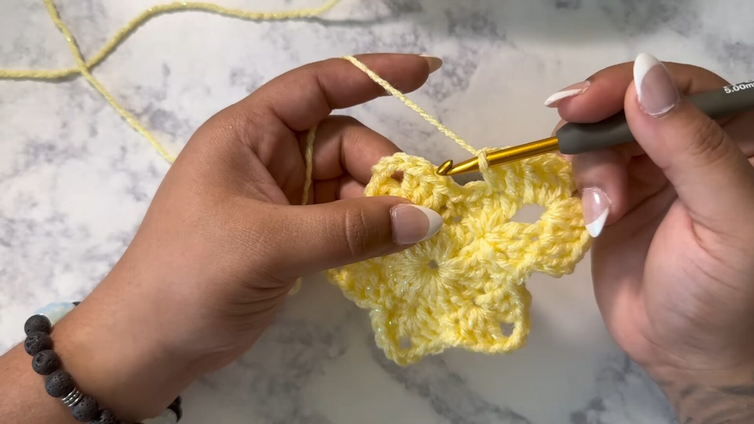 Crochet Star Sweater Pattern – Stylish and Easy to Make - Yarn Items
