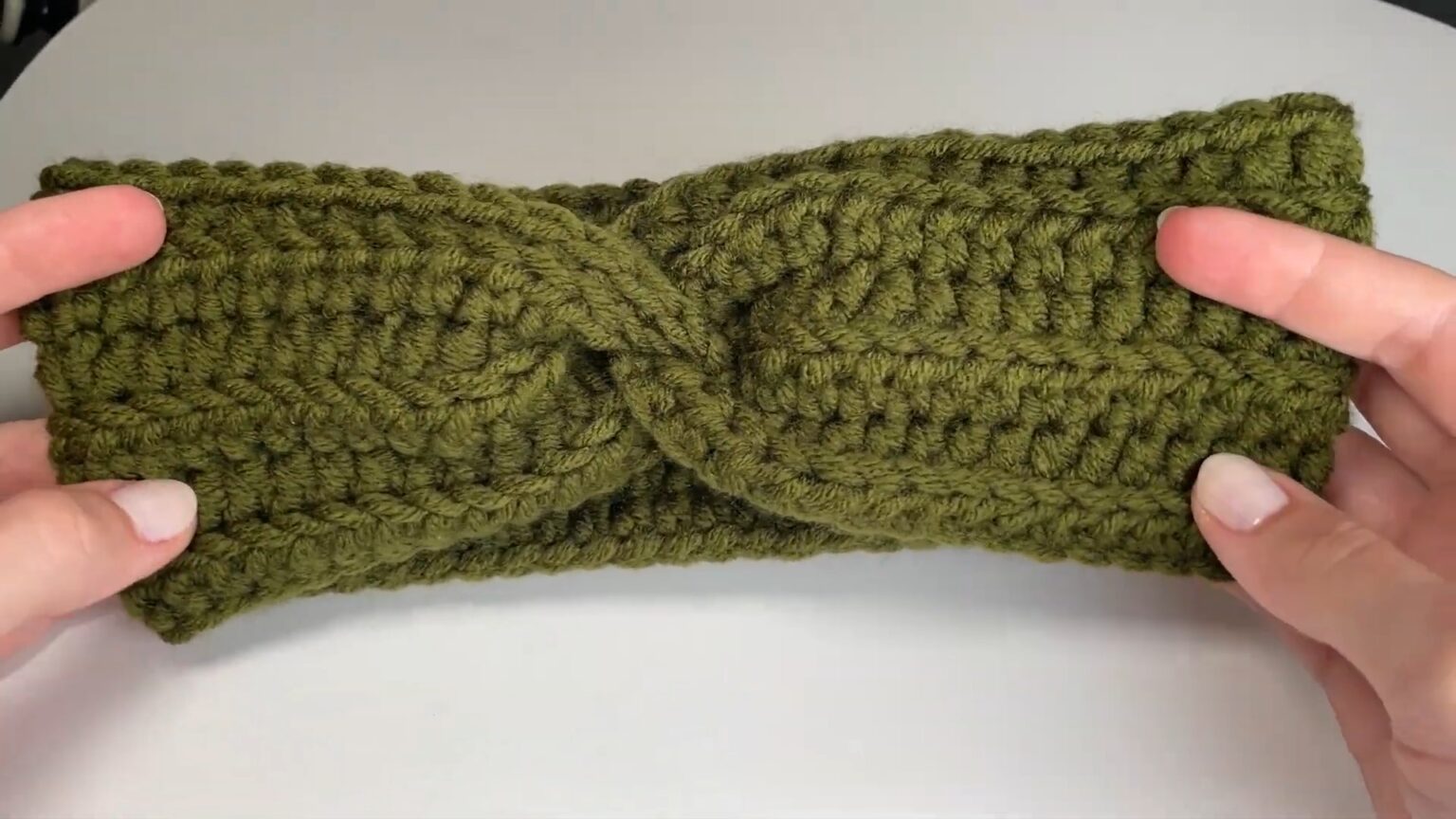 Stylish & Easy Crochet Twisted Headband Tutorial - Yarn Items