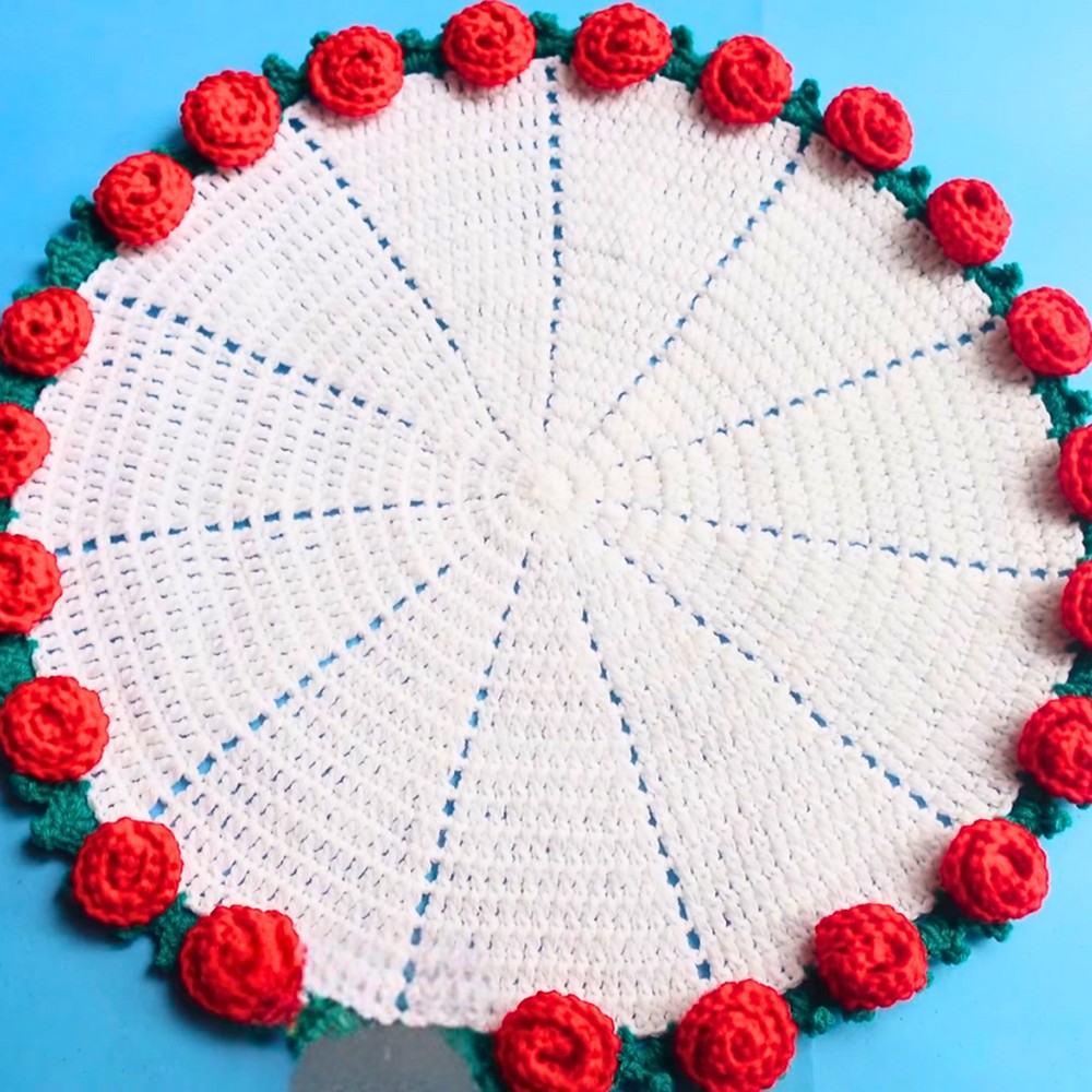Crochet Red Rose Bouquet Coaster for Floral Table Decor - Yarn Items